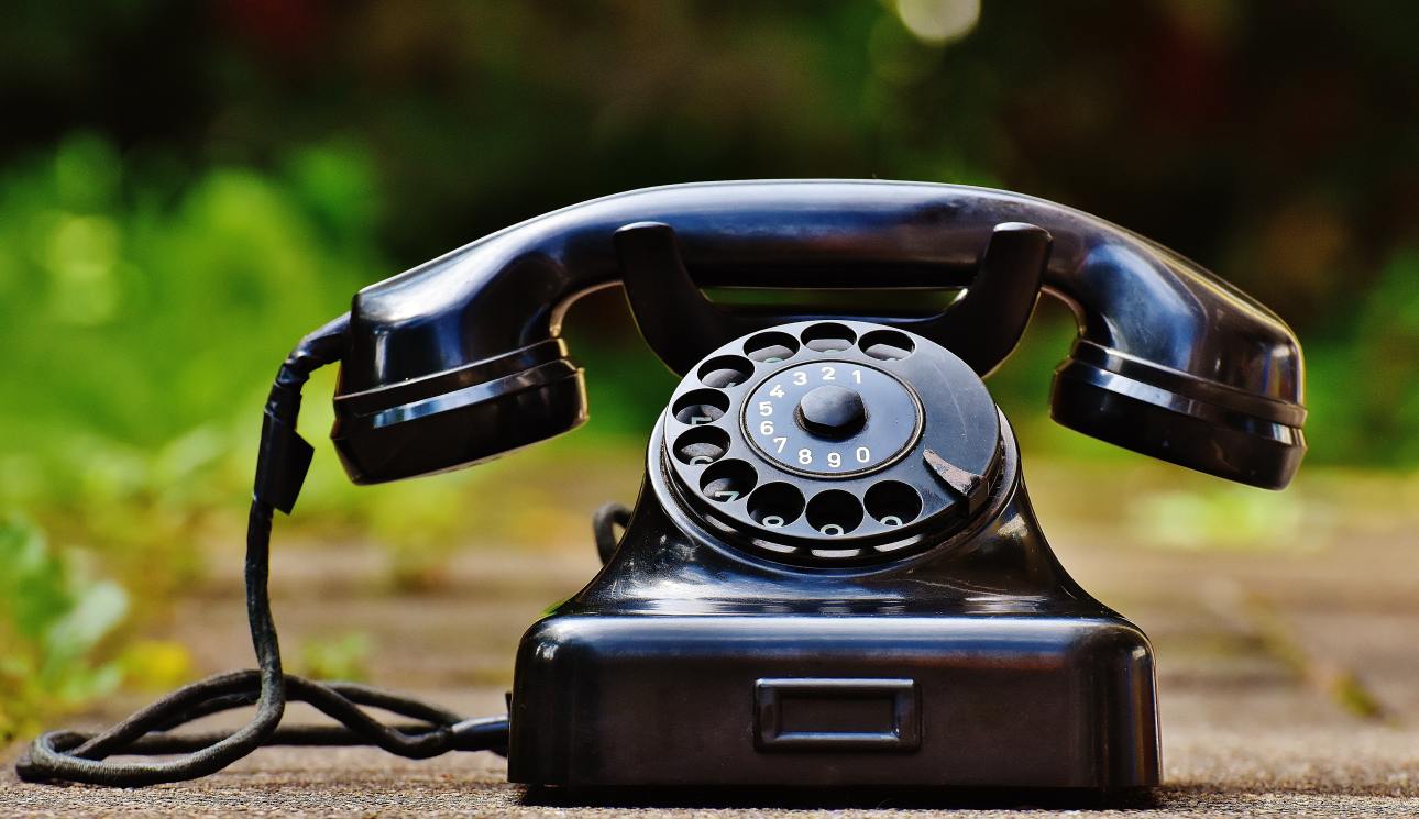 The Evolution of Telephone: From Bell's Invention to 5G - The Tech Vortex
